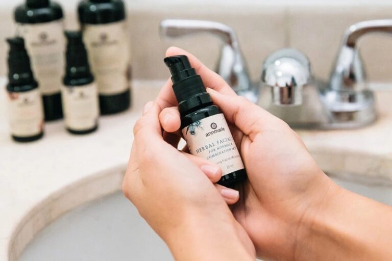 What Is the Acid Mantle? A Guide to Your Skin's pH Balance